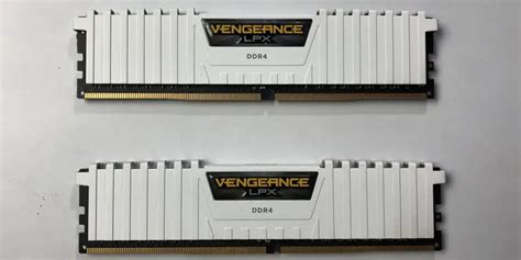 how to differentiate static ram and dynamic ram