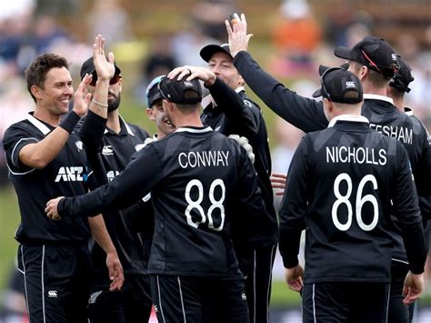 New Zealand Vs Bangladesh Trent Boult Martin Guptill Power New
