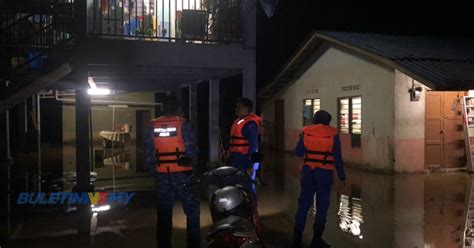 Jumlah Mangsa Banjir Di 2 Daerah Di Johor Meningkat BULETIN TV3 Malaysia