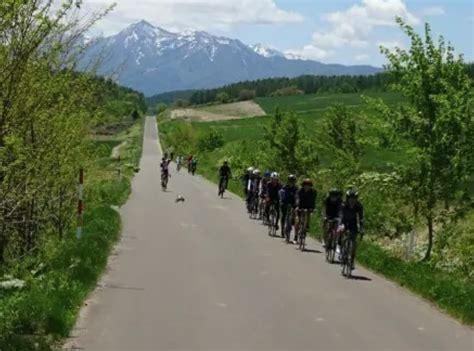 프로 가이드가 완전 프라이빗으로 안내 카본 로드 오토바이나 전동 어시스트 첨부 E Bike도 선택할 수 있는 프리미엄인 사이클링