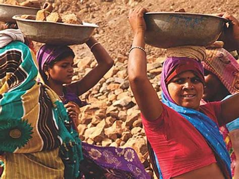 Mgnrega 1362 करोड़ परिवारों को सौगात मनरेगा में अब 2000 रुपए ज्यादा