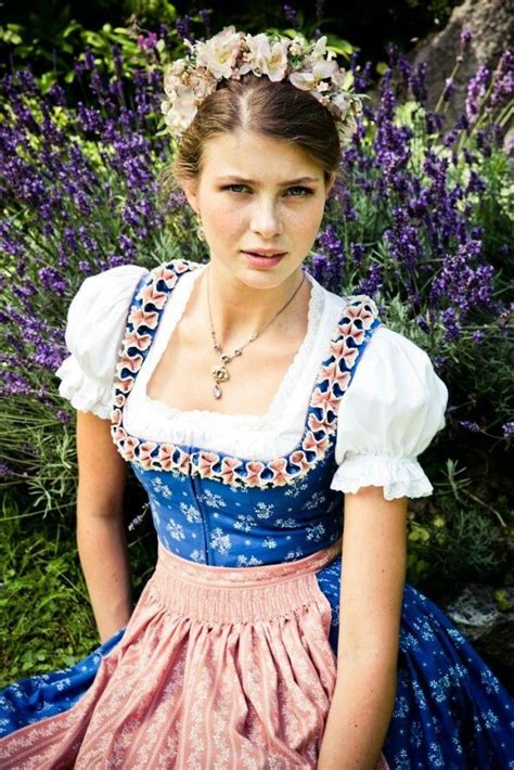 Pin By Mia Thompson On Dirndl Dress German Traditional Dress German