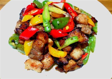 蒜苗彩椒炒鹹豬肉 食譜與作法 By 魏鈺娟（娟娟廚房創意料理） Cookpad