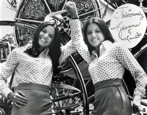 Celebrity Twins From Dancers To First Daughters To The Doublemint Gals