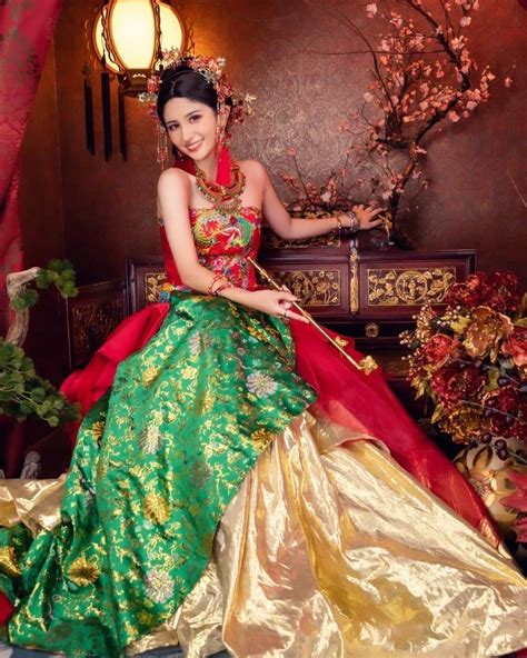 池谷実悠さんのインスタグラム写真 池谷実悠instagram「流石におもろすぎる😂😂😂 レッドムーダン！！！ テレ東 アナウンサー レッドムーダン」10月21日 18時01分