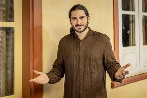 Gabriel Sater fala de cena forte que terá em Renascer e da emoção de