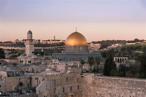 Premium Photo The Temple Mount Western Wall And The Golden Dome Of