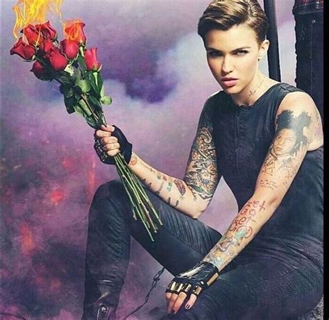 Pin De Sara Em Ruby Rose Instagram Feminino 1