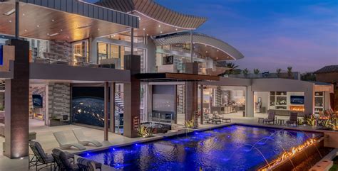 Is Luxury Celebrates Brokerage Rebrand And Amplifies International