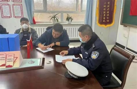 白山：交警走进辖区校车服务企业开展冬季交通安全宣传活动 华北东北冬季整治行动澎湃号·政务澎湃新闻 The Paper
