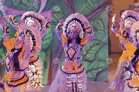 Parintins Brazil December 06 2015 Samba Brazilian Carnival Dancers