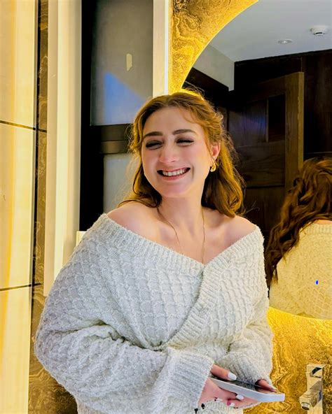 Momina Iqbal Looks Ethereal In Her Latest Clicks Reviewitpk