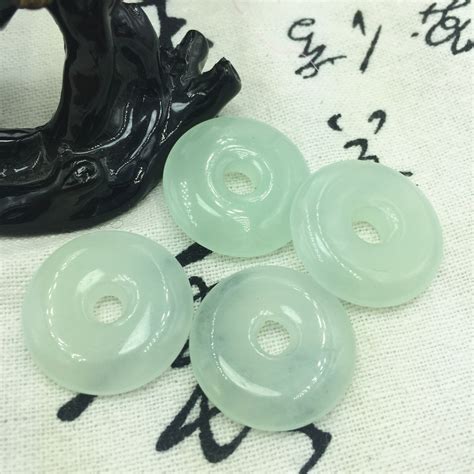 厂家玉石英岩玉吊坠挂件杂石仿翡翠豆青色平安扣玉钱玉器礼品2 8 阿里巴巴