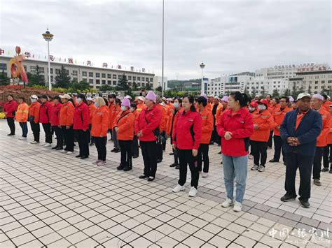 情系环卫工 中秋送温暖——张家川县慰问一线环卫工人图 天水在线