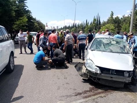 Otomobil önce aydınlatma direğine sonra başka araca çarptı