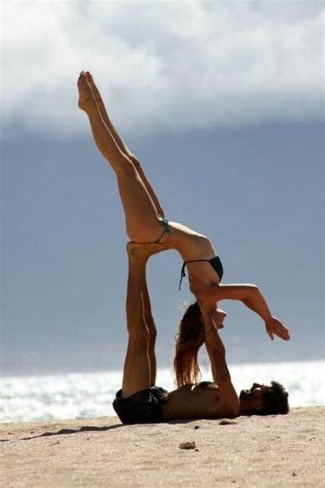 Pin By Andressa C On Ispirazione Couples Yoga Couples Yoga Poses Partner Yoga Poses