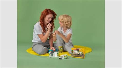 Klocki Paczkomat Inpost Z Samochodem Eko Out Of The Box