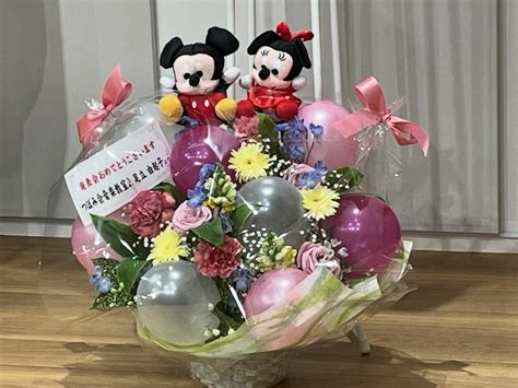 お友達先生の発表会へ。 最近お気に入りの花屋さんのアレンジ。 ぬいぐるみ入りがお気に入り。