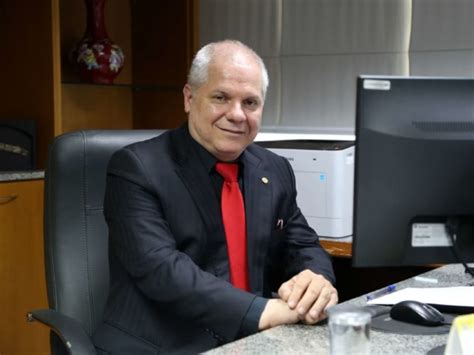 Presidente do INSS é demitido após operação da PF por fraudes abc