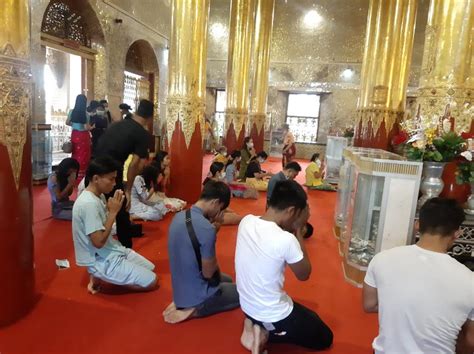 တန်ဆောင်မုန်းလပြည့်နေ့တွင် ထားဝယ်မြို့ရှိ ရွှေတောင်စားဘုရားကြီး