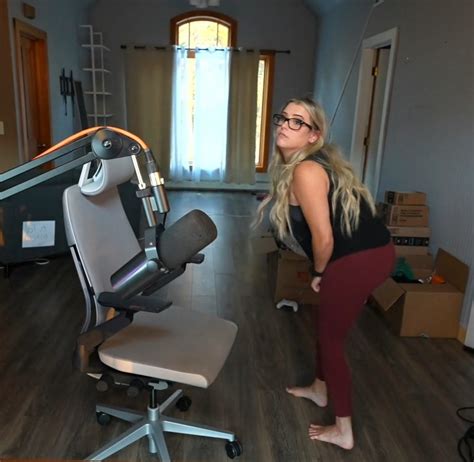 Sweeettails Feet 50 Photos