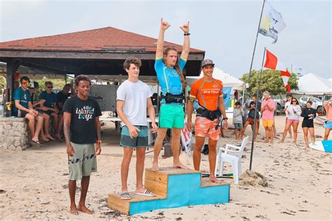 Day 2 Schmit Triumphs On His Home Turf Fpt King And Queen Of The