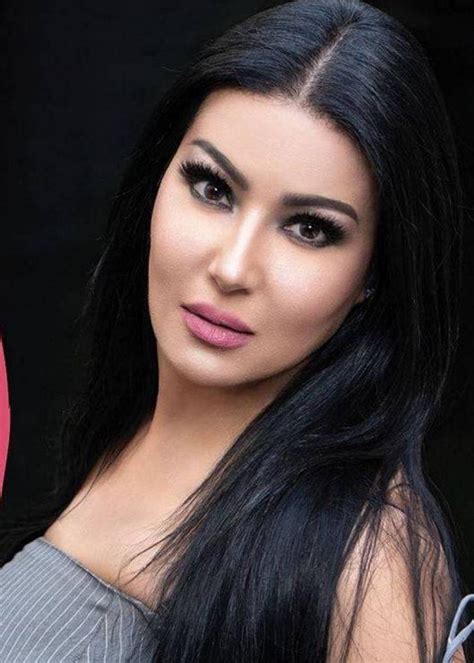 سمية الخشاب تصور عربية أنا على القمر Et بالعربي