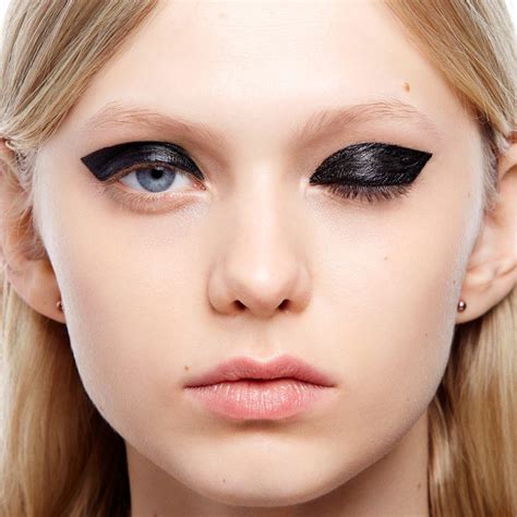 Dramatic Black Eye Makeup