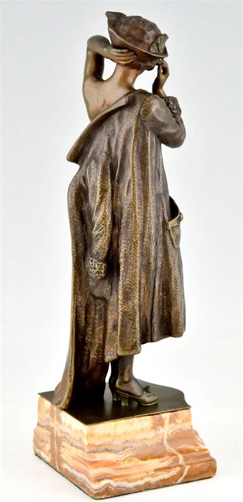 Art Deco Bronze Sculpture Of Lady With Hat Deconamic
