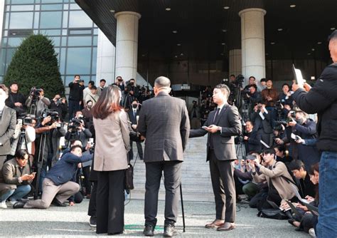 한마디만 하겠다 돈 1원도 받은 적 없다공천개입 의혹 명태균 검찰 출석