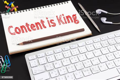 Word 텍스트 콘텐츠는 왕 사무실 테이블에 흰 종이에 비즈니스 개념 개념에 대한 스톡 사진 및 기타 이미지 개념 개념과