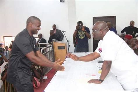 Gov Ikpeazu Swears In Newly Elected Chairmen Of 17 Lgas In The State