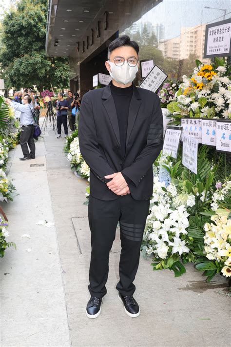 庄锶敏拿督父亲设灵圈中人致哀 弟弟庄顺胜罕有现身 杨明与准外母同行神情哀伤 星岛日报
