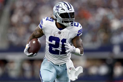 Football Fans React To Ezekiel Elliott Patriots Report The Spun