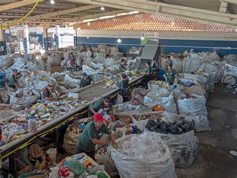 A Importância Dos Profissionais Que Trabalham Com Recicláveis E Da