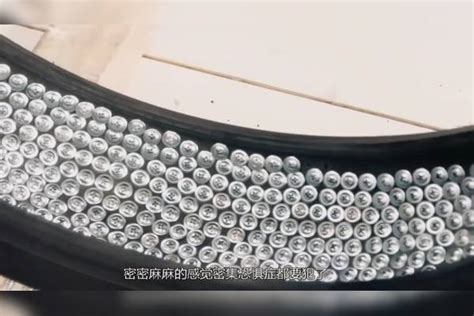 老外作死在轮胎上装满钉子这车子真的还能走吗效果出人意料