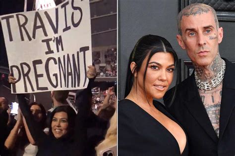 Kourtney Kardashian Announces She Is Pregnant At Husband Travis Barker S Concert