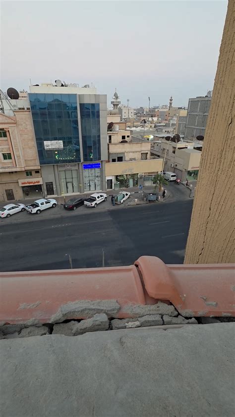 চারজন বন্ধু মিলে আড্ডা দিতে দিতে রাস্তা দিয়ে হেঁটে যাচ্ছিলাম 🚶‍♀️🚶‍♂️🚶‍♀️🚶‍♂️। হঠাৎ মনে হলো