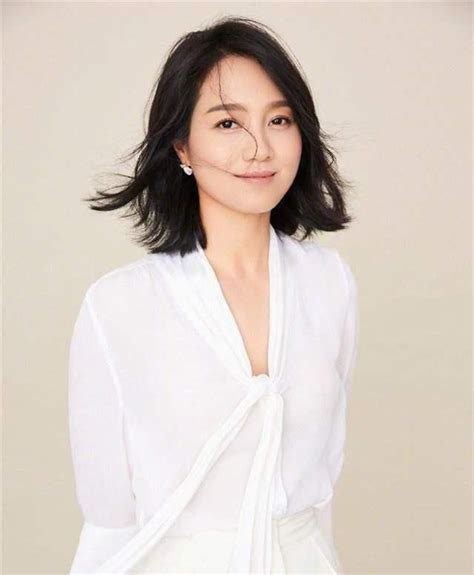 判断一个女人颜值高不高，脸型和五官都很重要