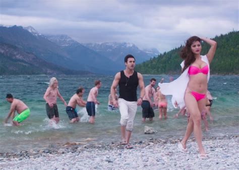 Sanam Re Sanam Re Story Fan Photos Sanam Re Photos Images