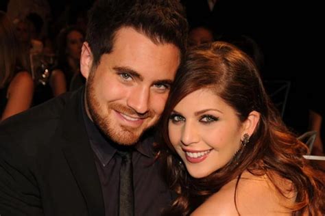 Lady Antebellum Singer Hillary Scotts Bandmates Missed Her Wedding