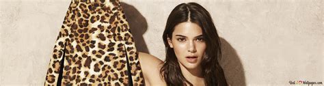 Kendall Jenner Stunning In Leopard Coat 4K Wallpaper Download