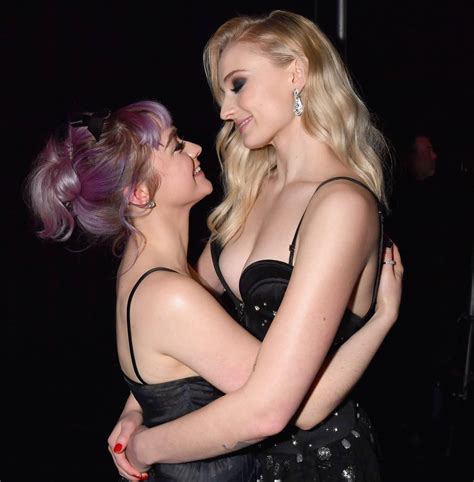 Sophie Turner And Maisie Williams Pictures Popsugar Celebrity