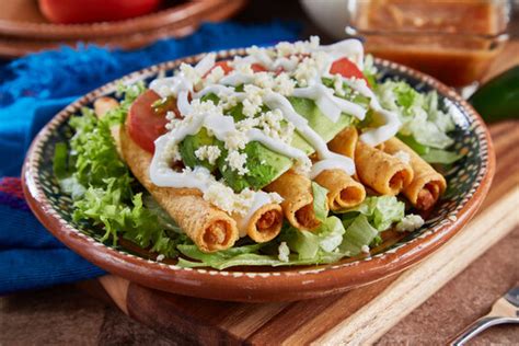 Tacos Dorados De Pollo Y Papa