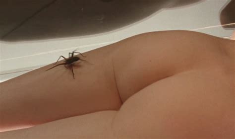 Natasha Romanova Nue Dans Most Beautiful Island