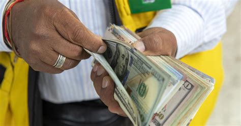 Tipo de cambio dólar inicia a la baja en S 3 7041 este miércoles 16 de