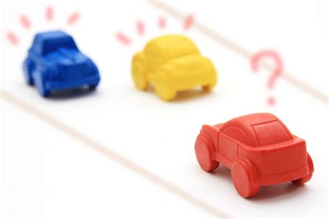 逆走車を見つけたらどう対応する？一般道・高速道路での発生理由や、件数やドライバーの年代について Car Love る ーカラフルー