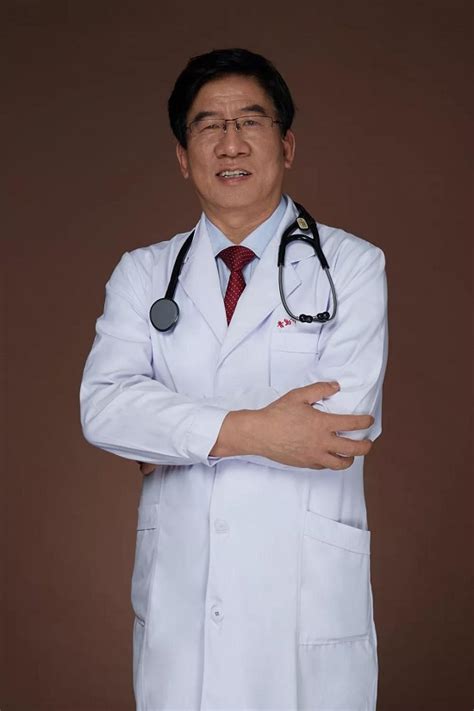 【2019有温度的医者风采录】张志学：患者眼中的“暖男” 肺癌诊疗领域的“火眼金睛” 青岛新闻网