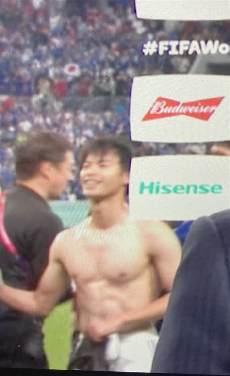 일본 축구선수 미토마 피지컬 ㄷㄷㄷㄷ 유머 움짤 이슈 에펨코리아