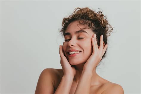 Skin Cycling 101 Routine Benefits And More Hum Nutrition Blog